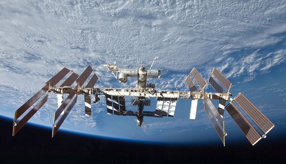 The Dragon's Tales: Russia Commits to International Space Station ...