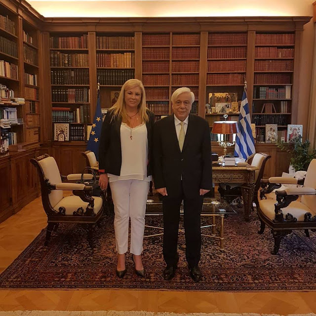 ΛΕΥΤΕΡΙΑ: ΣΤΟ ΠΡΟΕΔΡΙΚΟ ΜΕΓΑΡΟ! Ο ΠΑΥΛΟΠΟΥΛΟΣ φωτογραφήθηκε και με τη ...
