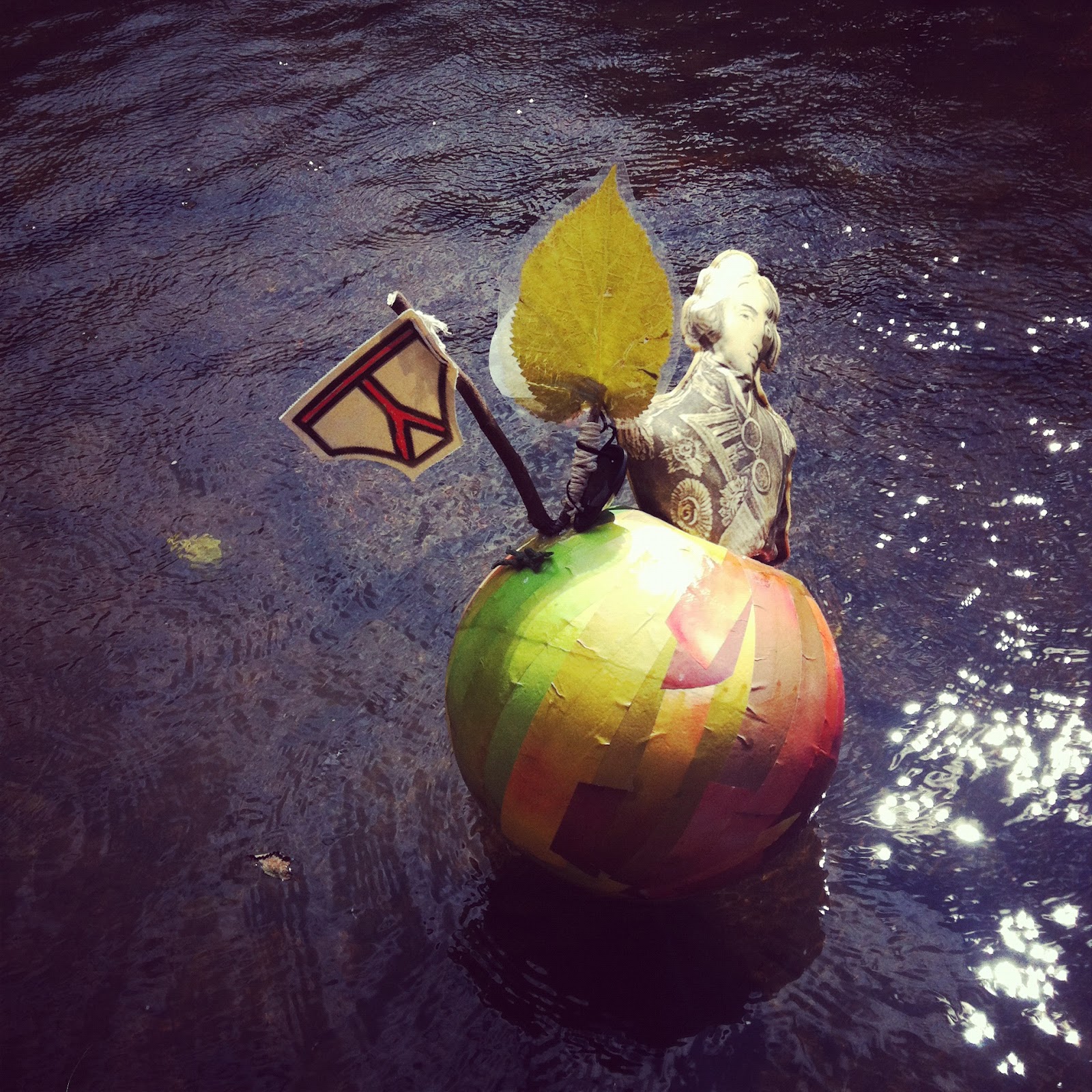 Butterscotch and Beesting: Daft Craft Raft Race