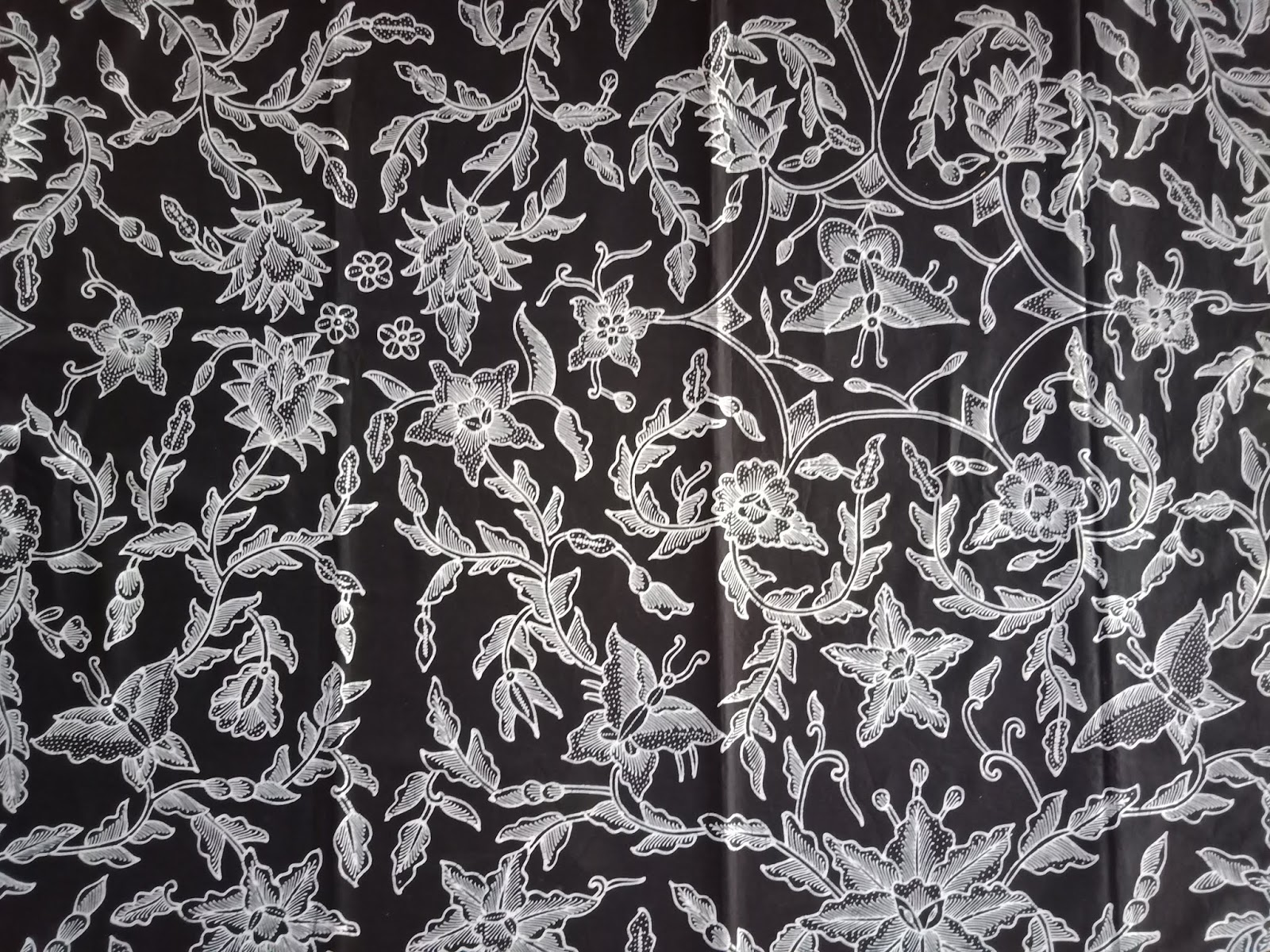 Batik Tulis Hitam Putih - Batik Pemalang