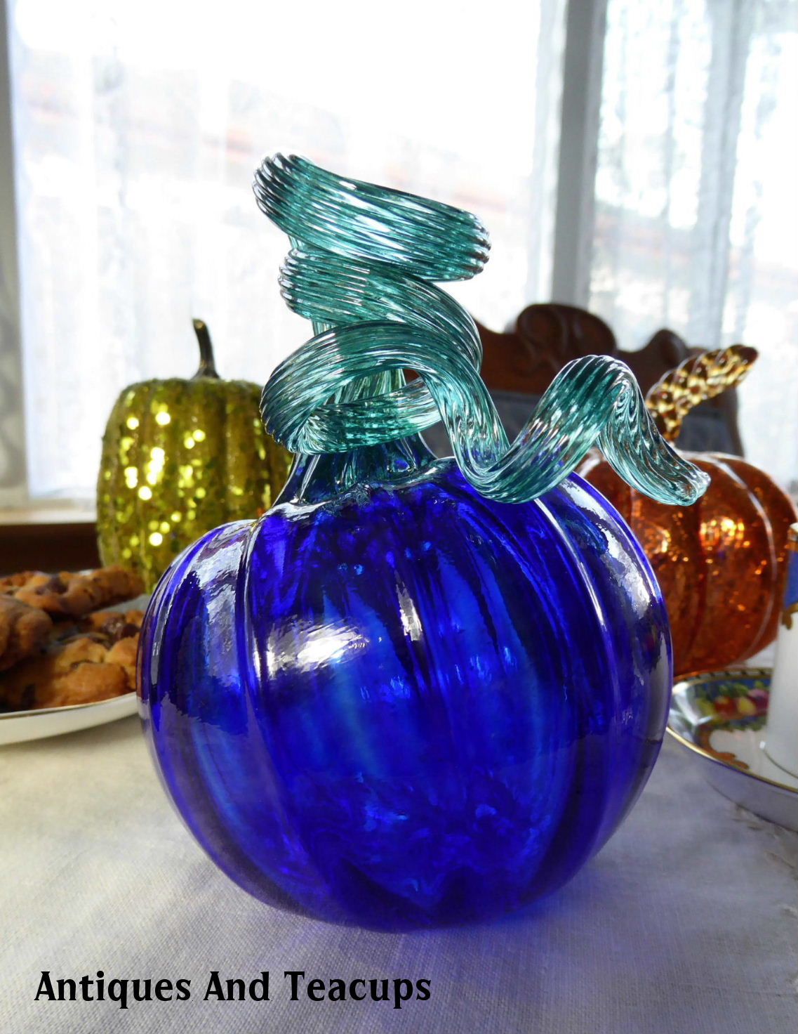 Antiques And Teacups: November tea, Giveaway Winner!