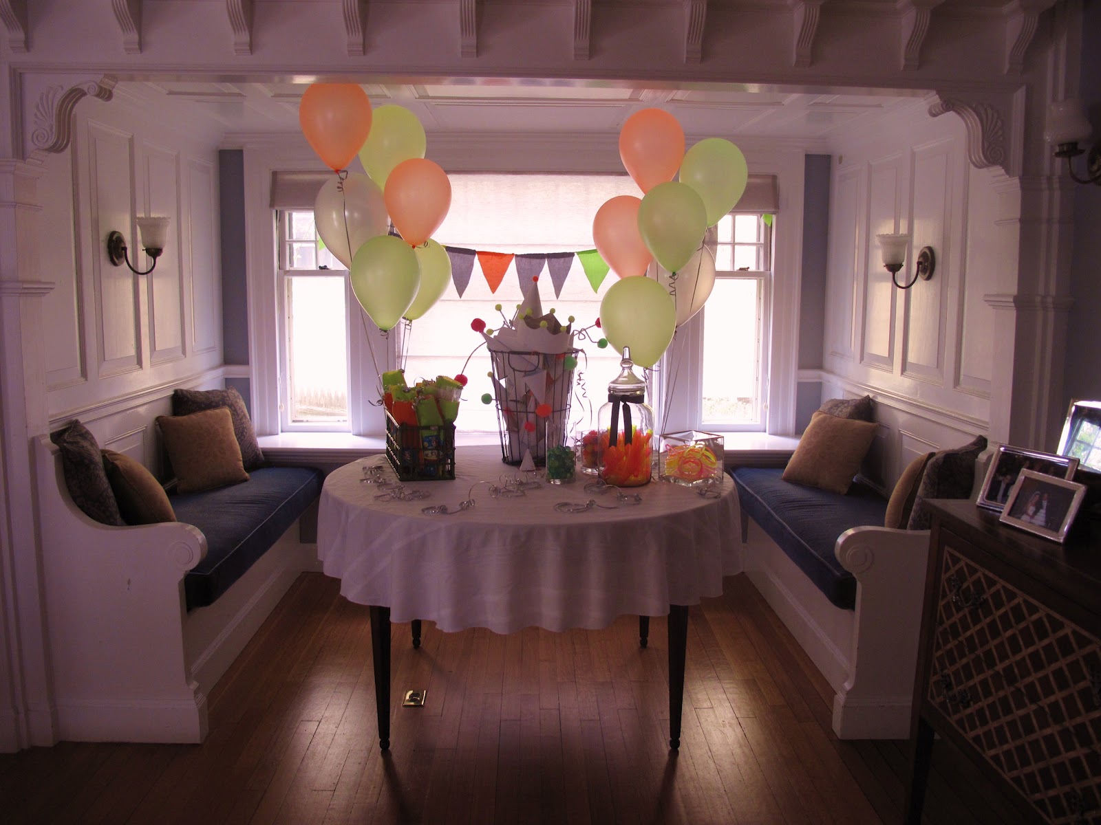 Gold + Bee: Mad Science - Laith is 5