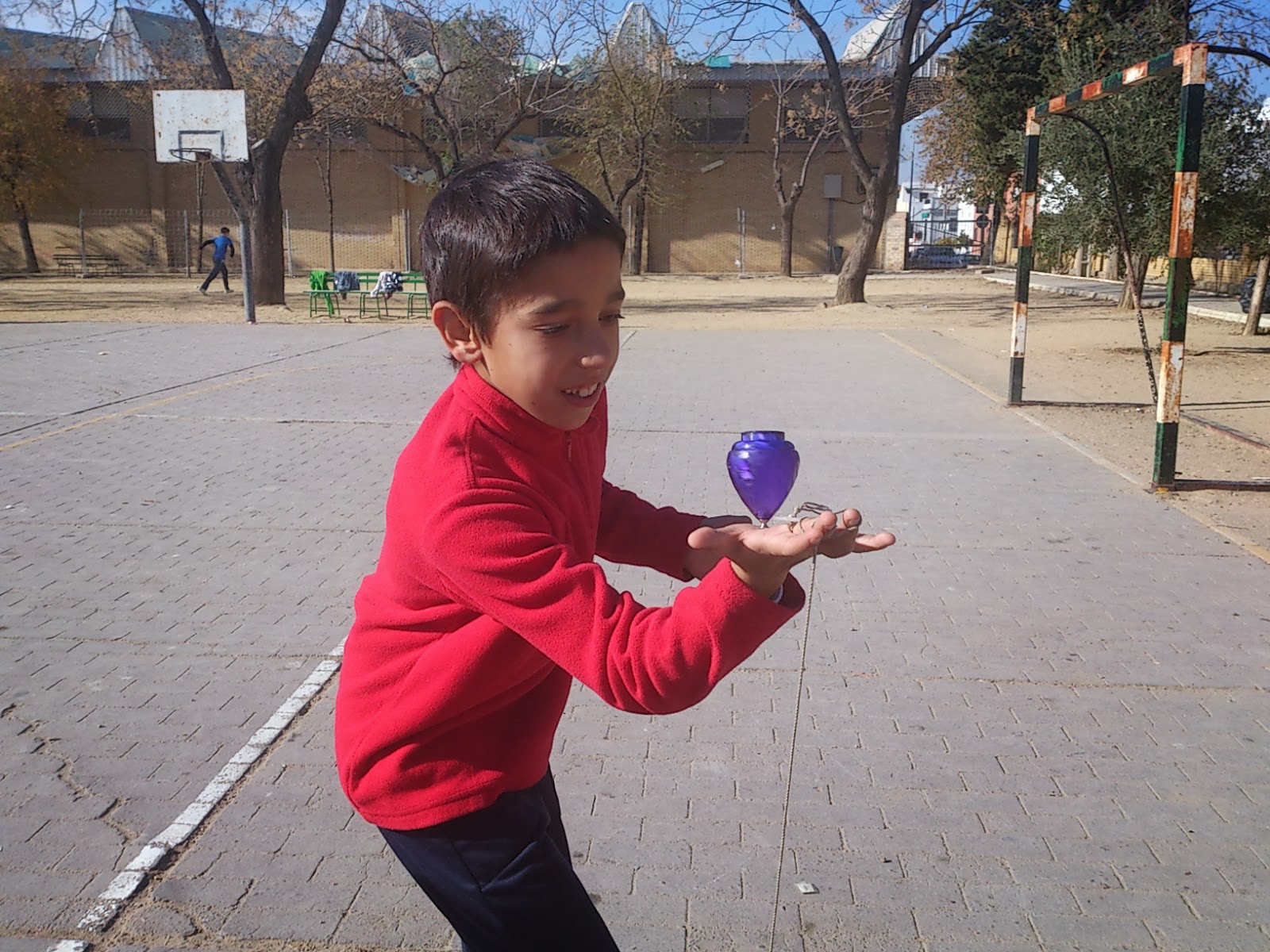 Maestro Enrique Montaño: Juegos populares. Los trompos.