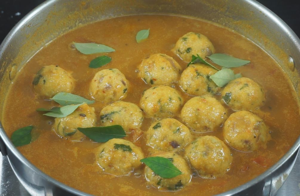 Paruppu Urundai Kuzhambu | Steffi's Recipes