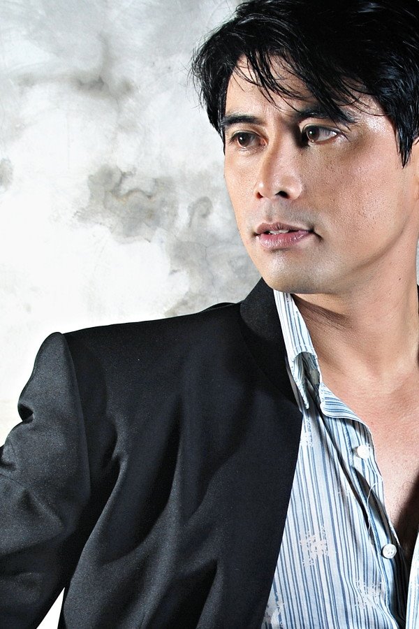 swordshines10: richard quan plays gerald anderson's disgruntled ...