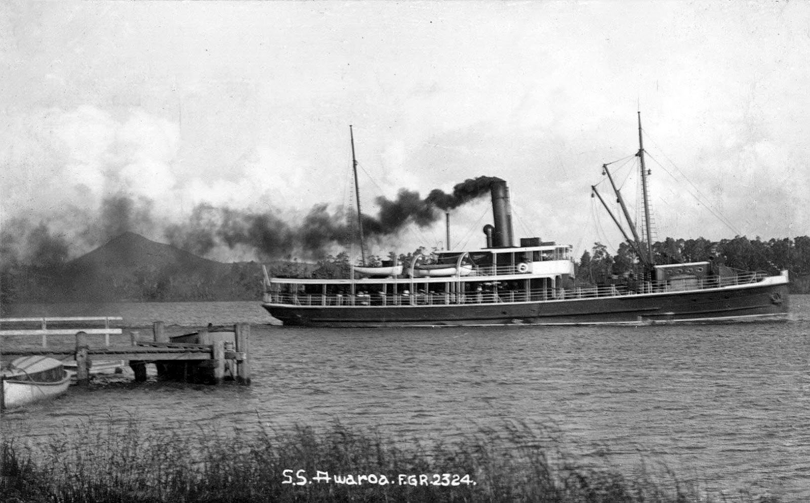 transpress nz: steam ship 'Awaroa', 1904