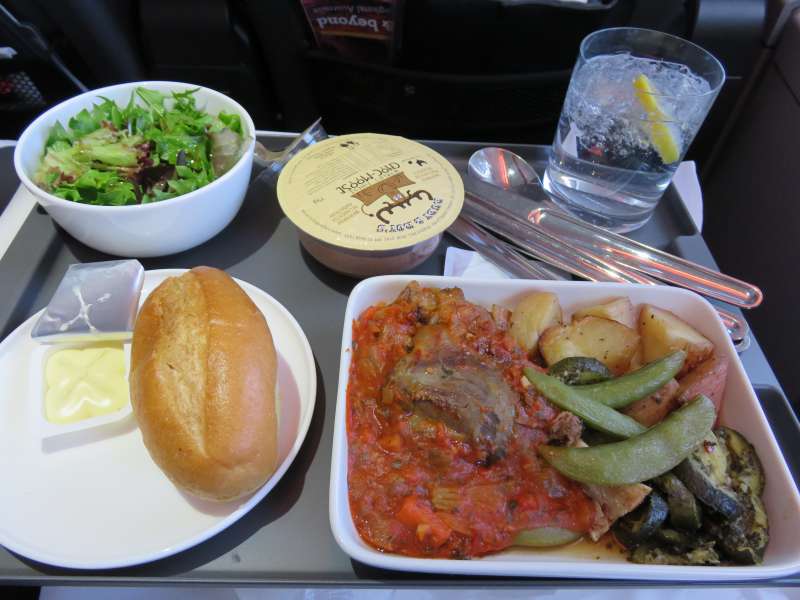The Travelling Lindfields: Is QANTAS Premium Economy Worth the Extra Cost?