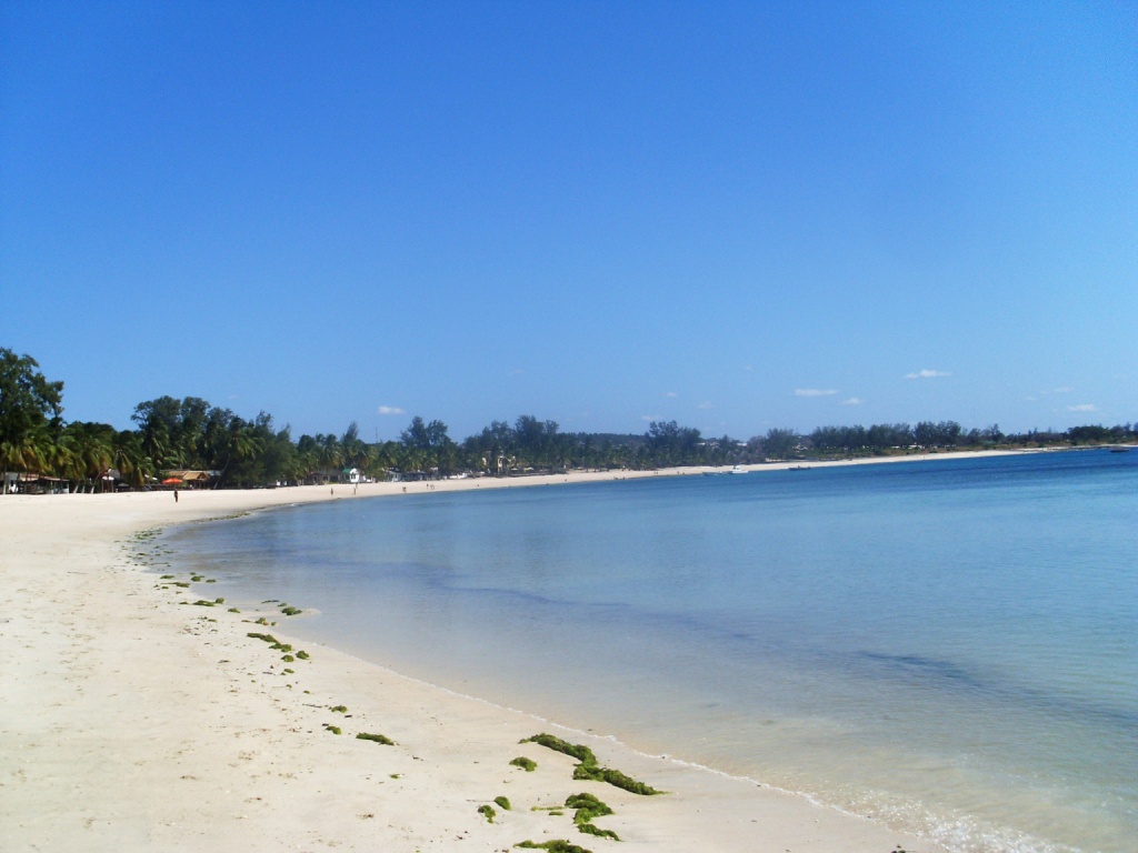 .: Praia de Wimbi em Pemba.
