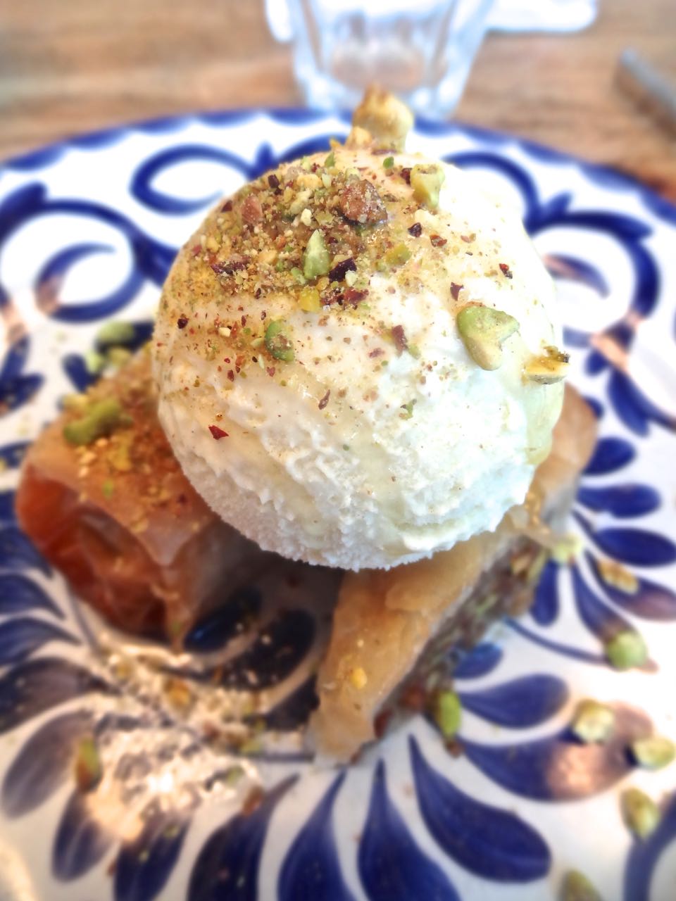 Scrumpdillyicious: Mamakas Greek Taverna: Modern Aegean Cuisine