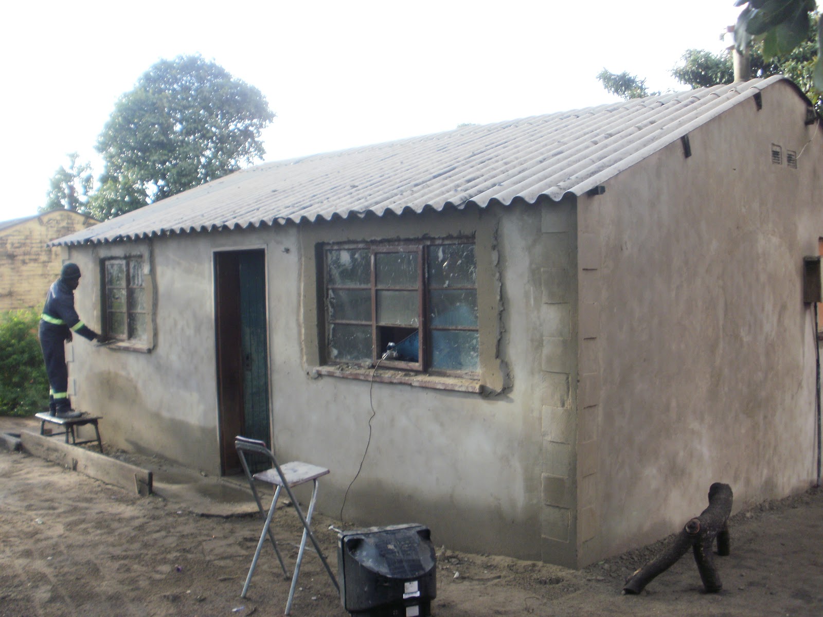 SUPA NEWS: JOZINI SPAR & ESHOWE BUILD IT MAKING THEIR BID ON MANDELA DAY