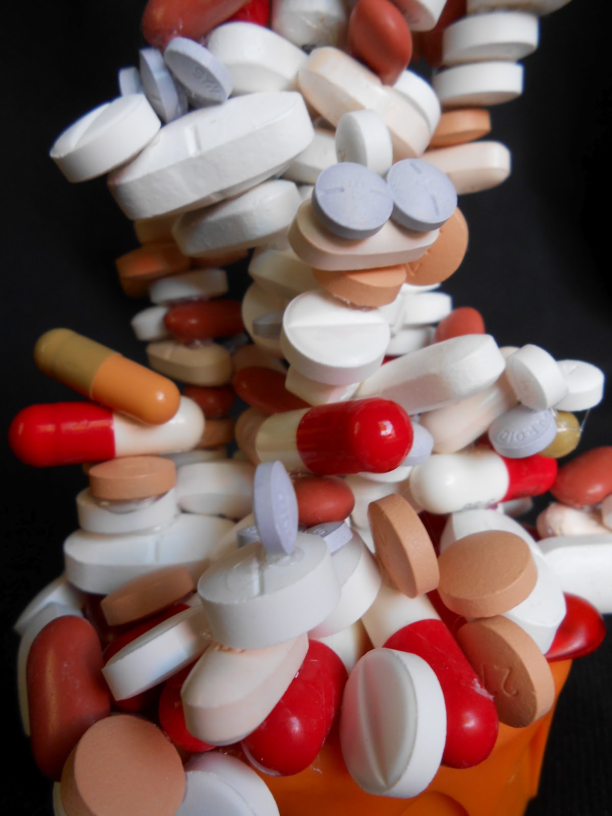 lonack signature: Pill Sculpture - allow Creativity to flow