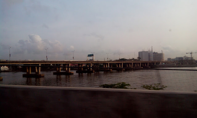 Aheh....: Underneath the Falomo Bridge