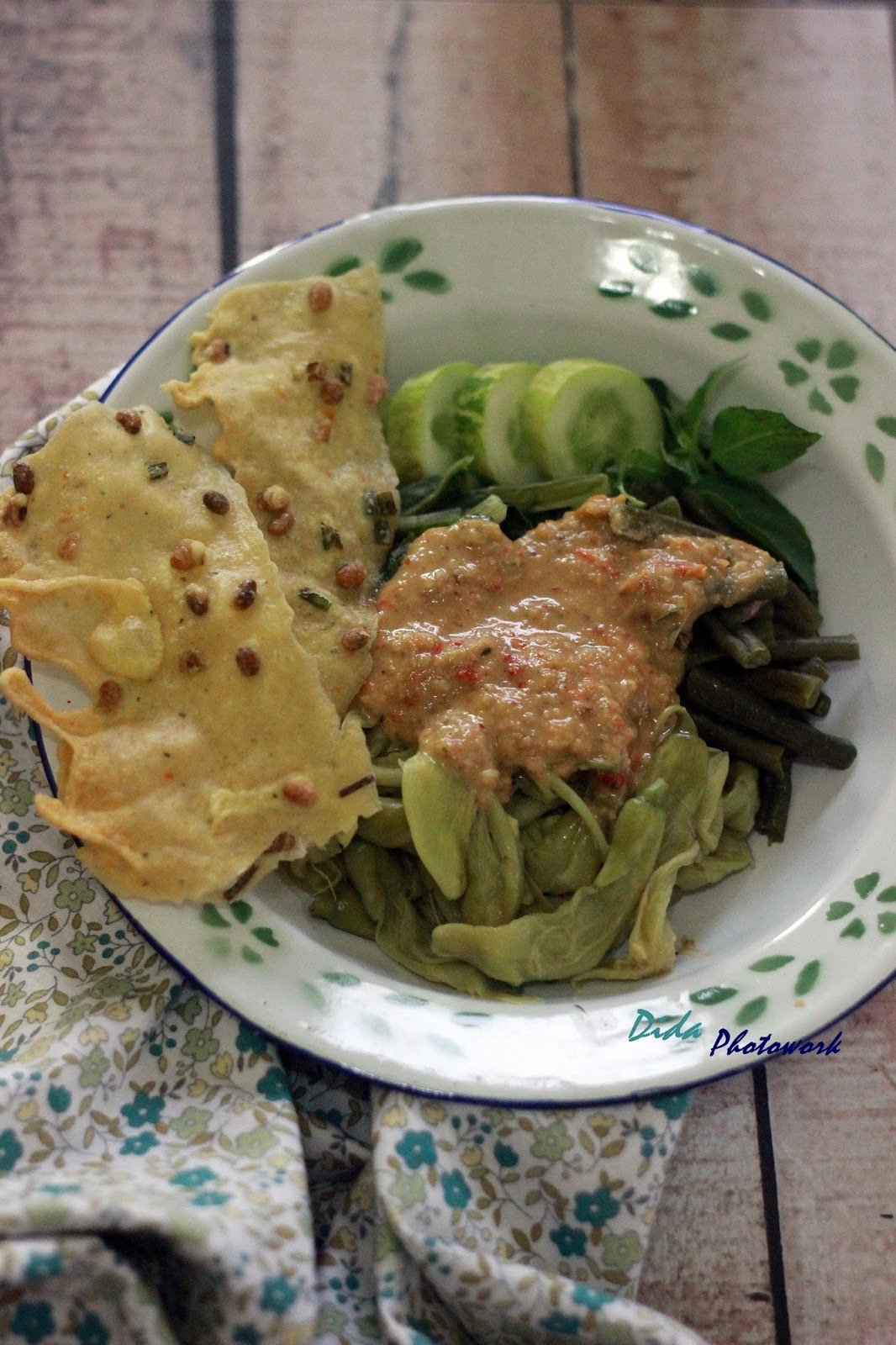 Dapur Itara: Pecel Bunga Turi Bumbu Mede