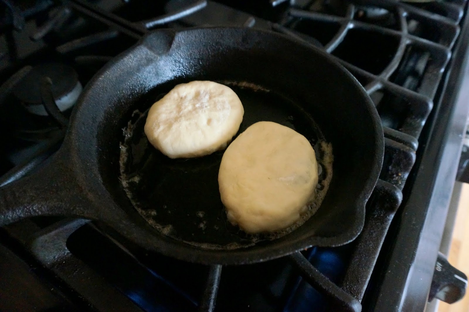 Korean Sweet Filled Pancakes (2) | Hodduk (호떡)