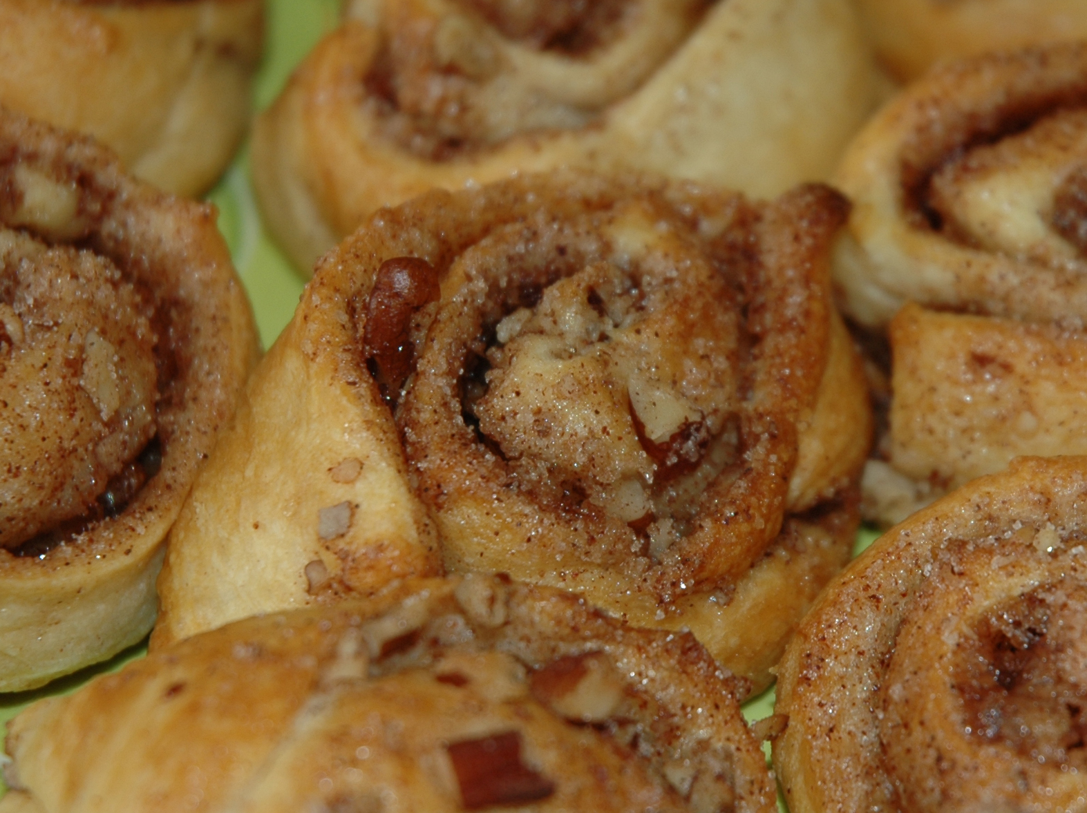 DeLish DeMaria: Mini Cinnamon~Walnut Pinwheels
