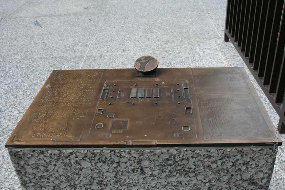 Public Art in Chicago: Daley Plaza: Map for visually impaired..