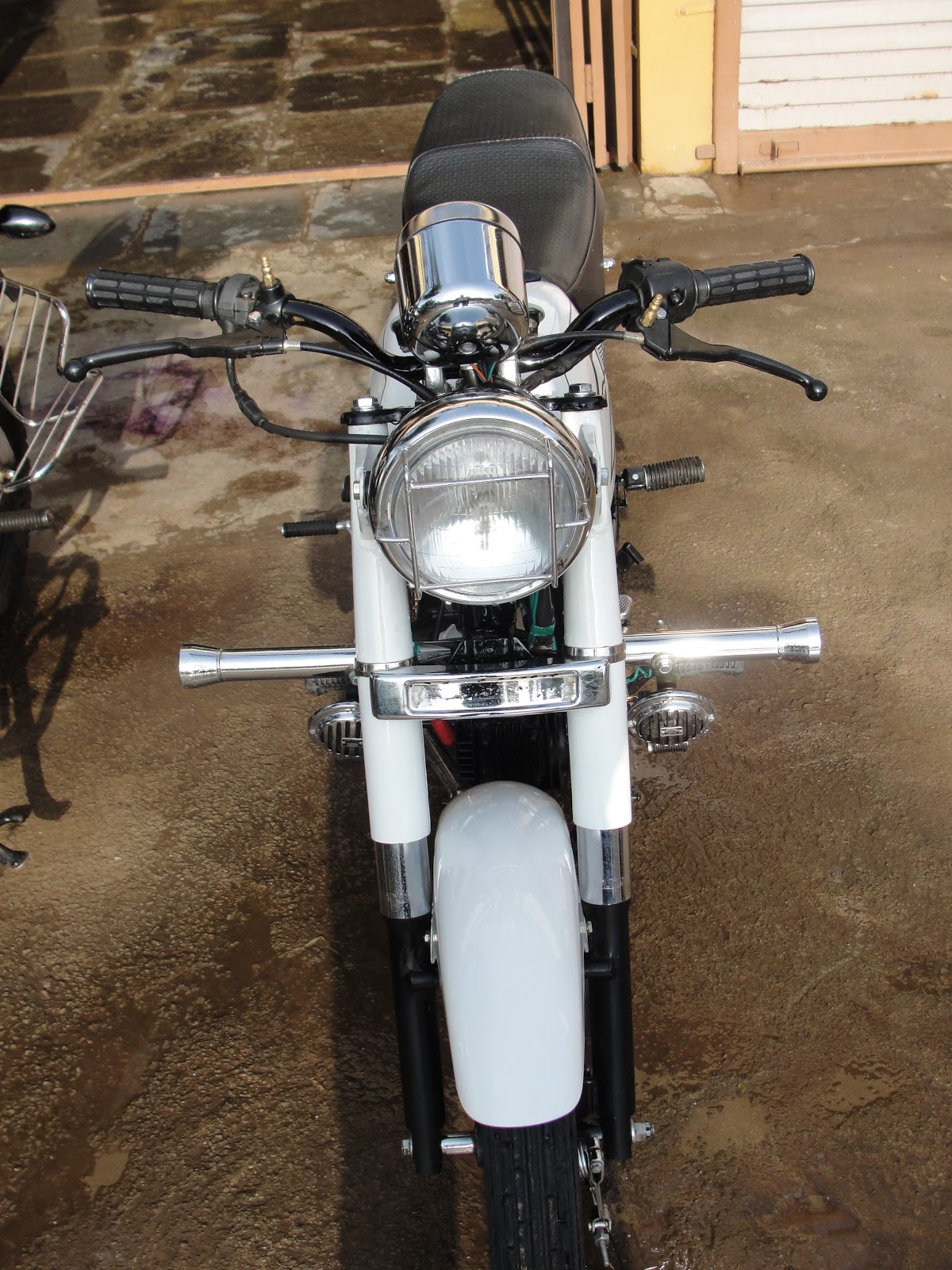 Rennovation of Hero Honda CD100 Japan Make: November 2012