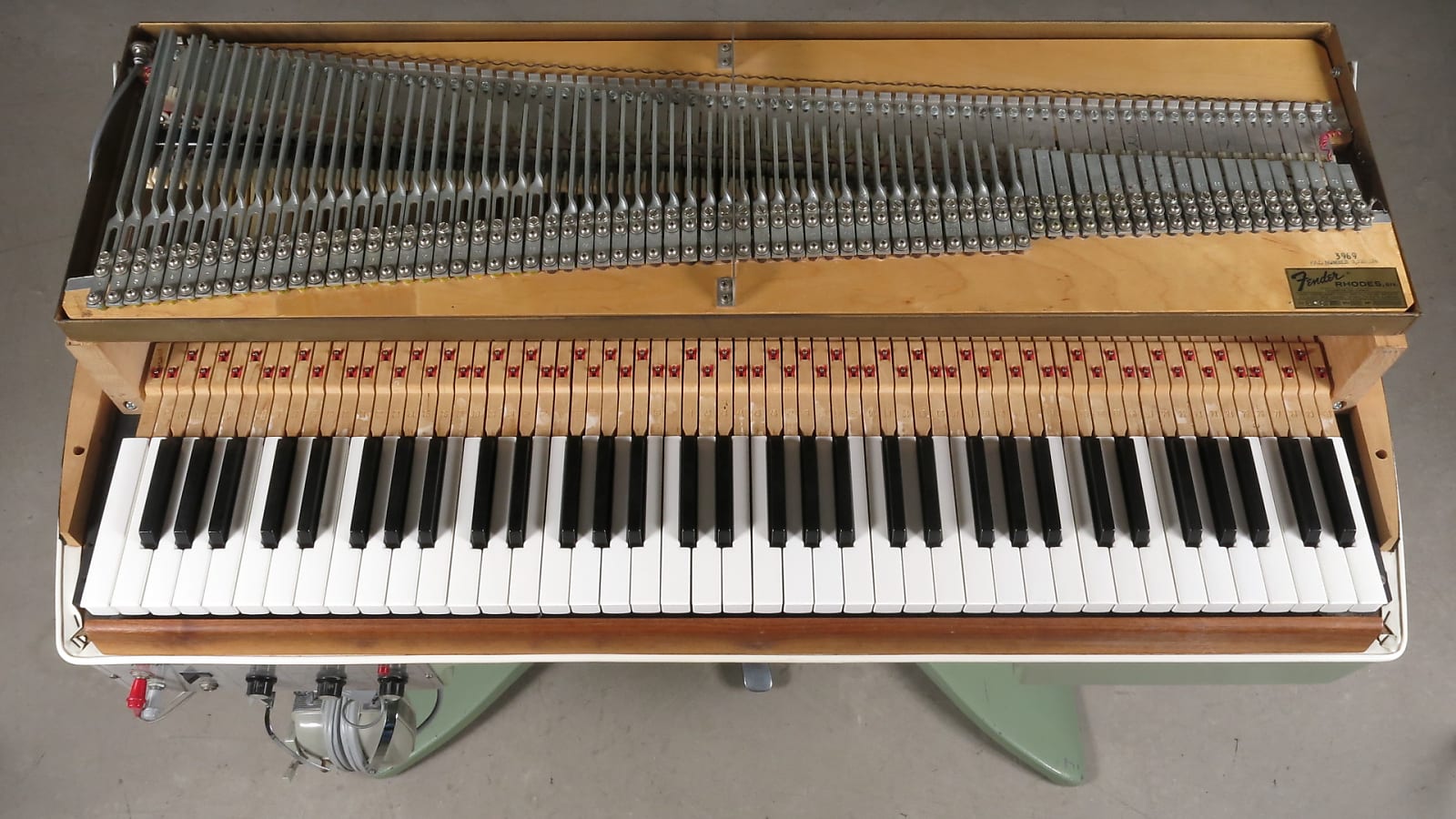 MATRIXSYNTH: 1969 Fender Rhodes Student Piano Avocado Green + Sharpe ...