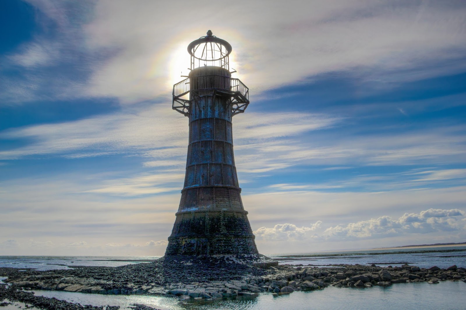 Elfandarilha: 30 faróis fascinantes pelo mundo