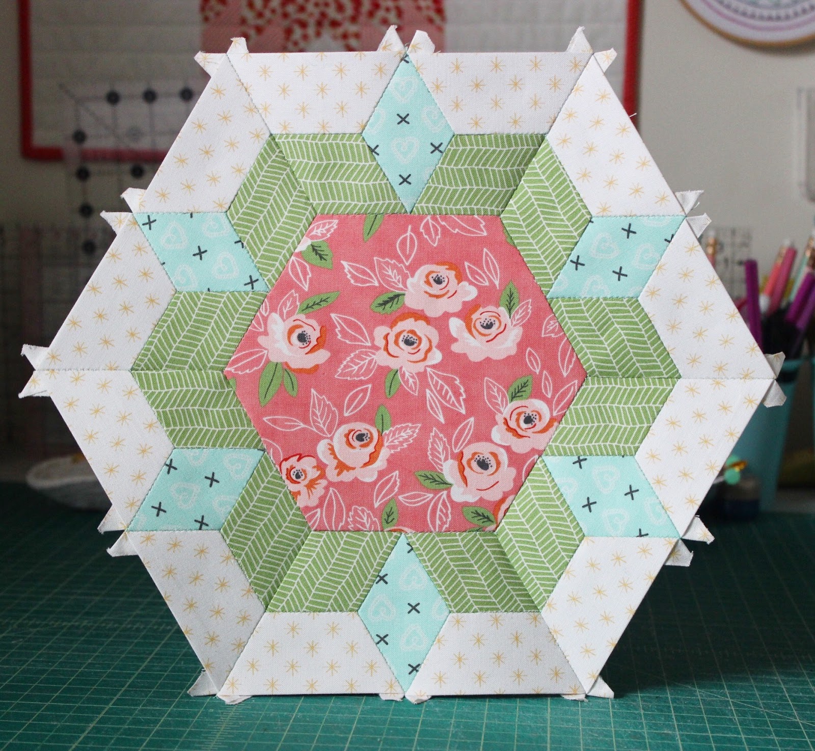 Smitten: Large Hexagon One Tips & Tricks | Amista Baker