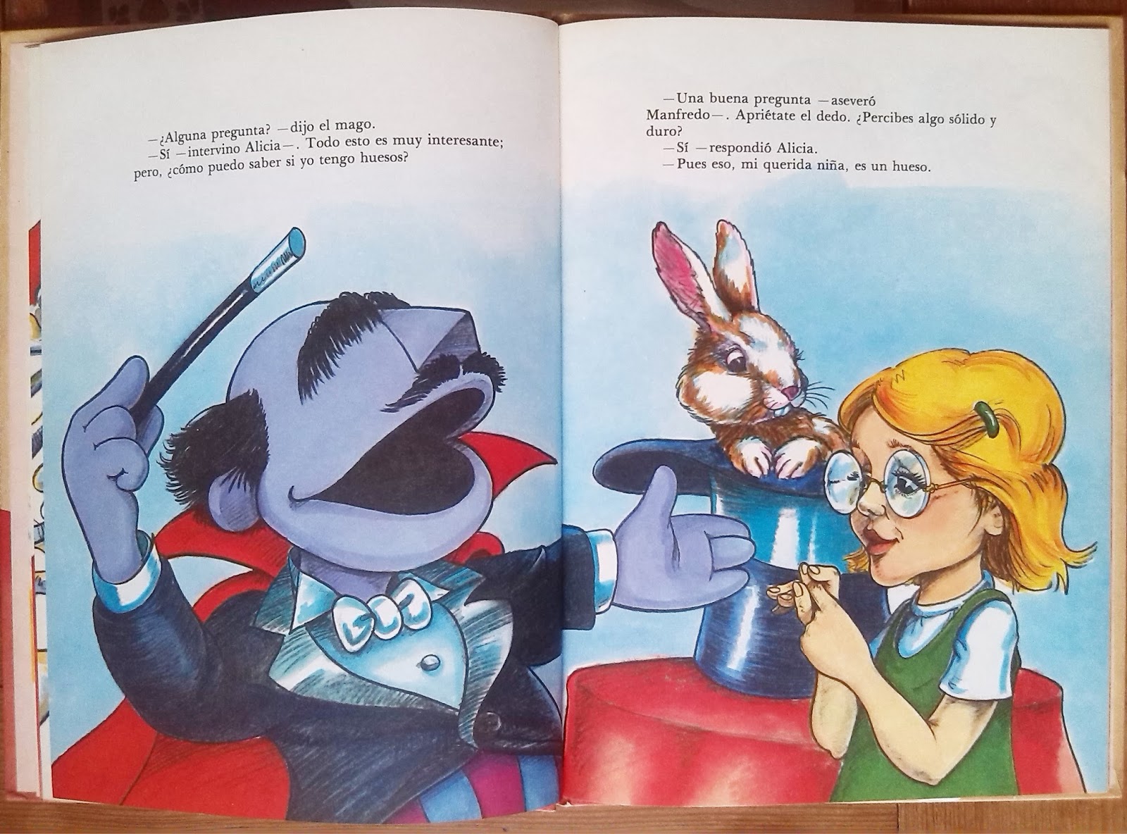 Cuentos Plaza Sésamo: El Mago Manfredo presenta: La magia de los Huesos