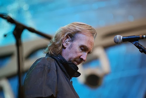 NOTICIAS Y EFEMERIDES MUSICALES Y DEL CINE: MIKE RUTHERFORD, UN 02 DE ...