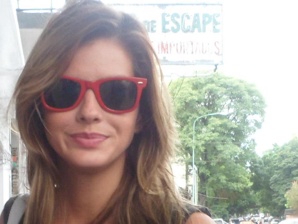 Lali Esposito News: Nuove foto di Euge e Lali all'uscita degli studi Pol-Ka