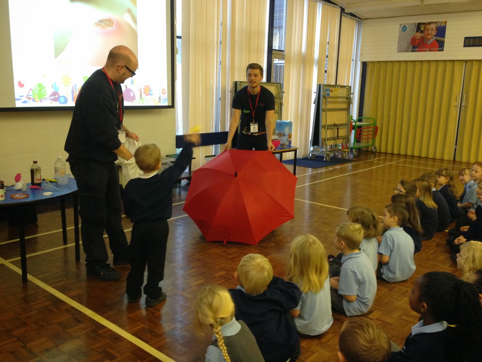 Peel Brow School: Science visit - The Gross Lab & From Chew to the Poo!!!