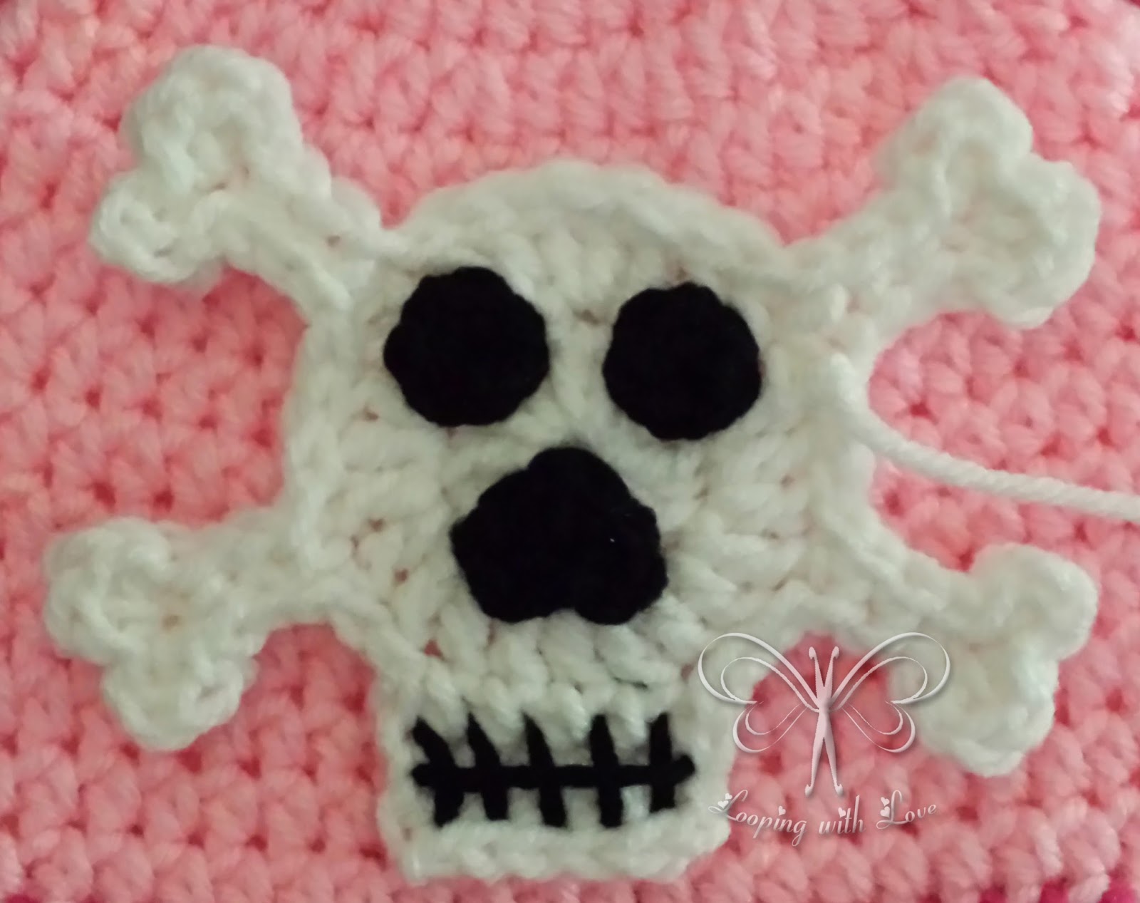 Looping with Love: *New* Skull and Crossbones Applique