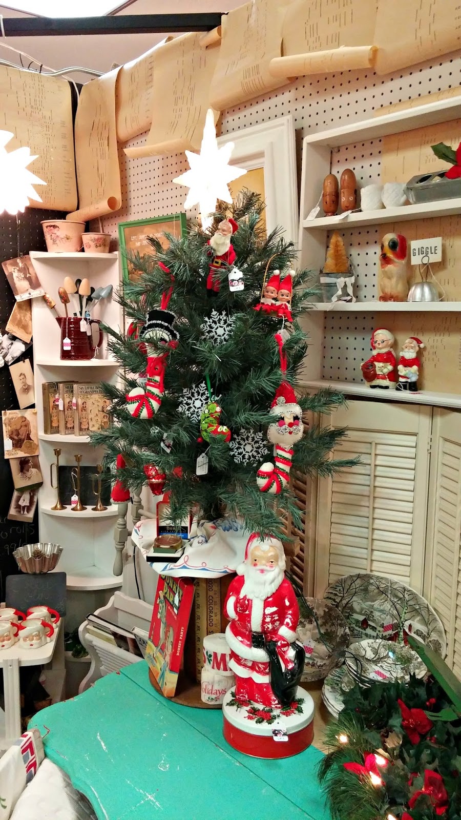 Updating my Booth for Christmas - Little Vintage Cottage