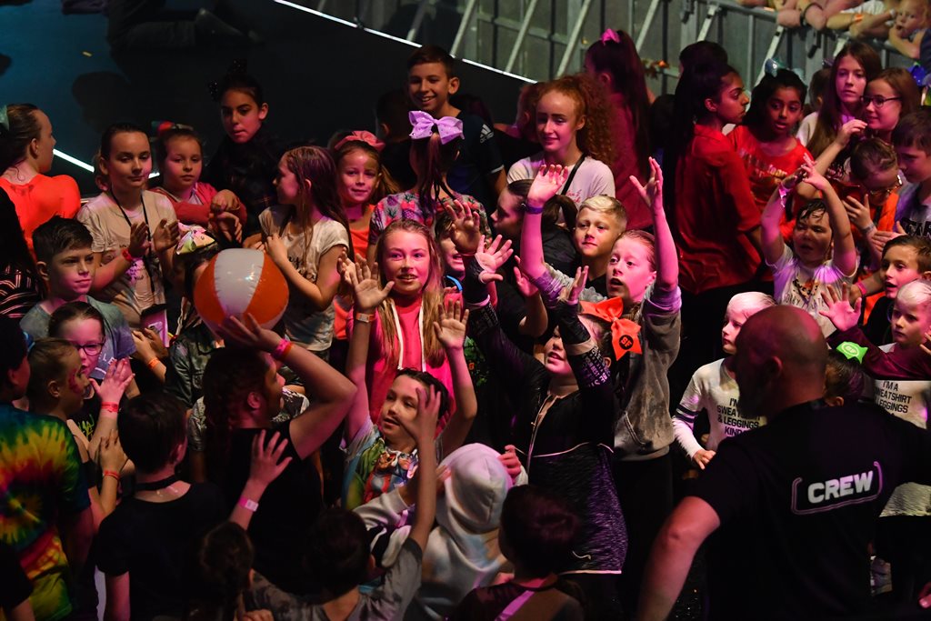 NickALive!: Kira Kosarin Joins Star-and-Slime-Studded Nickelodeon ...