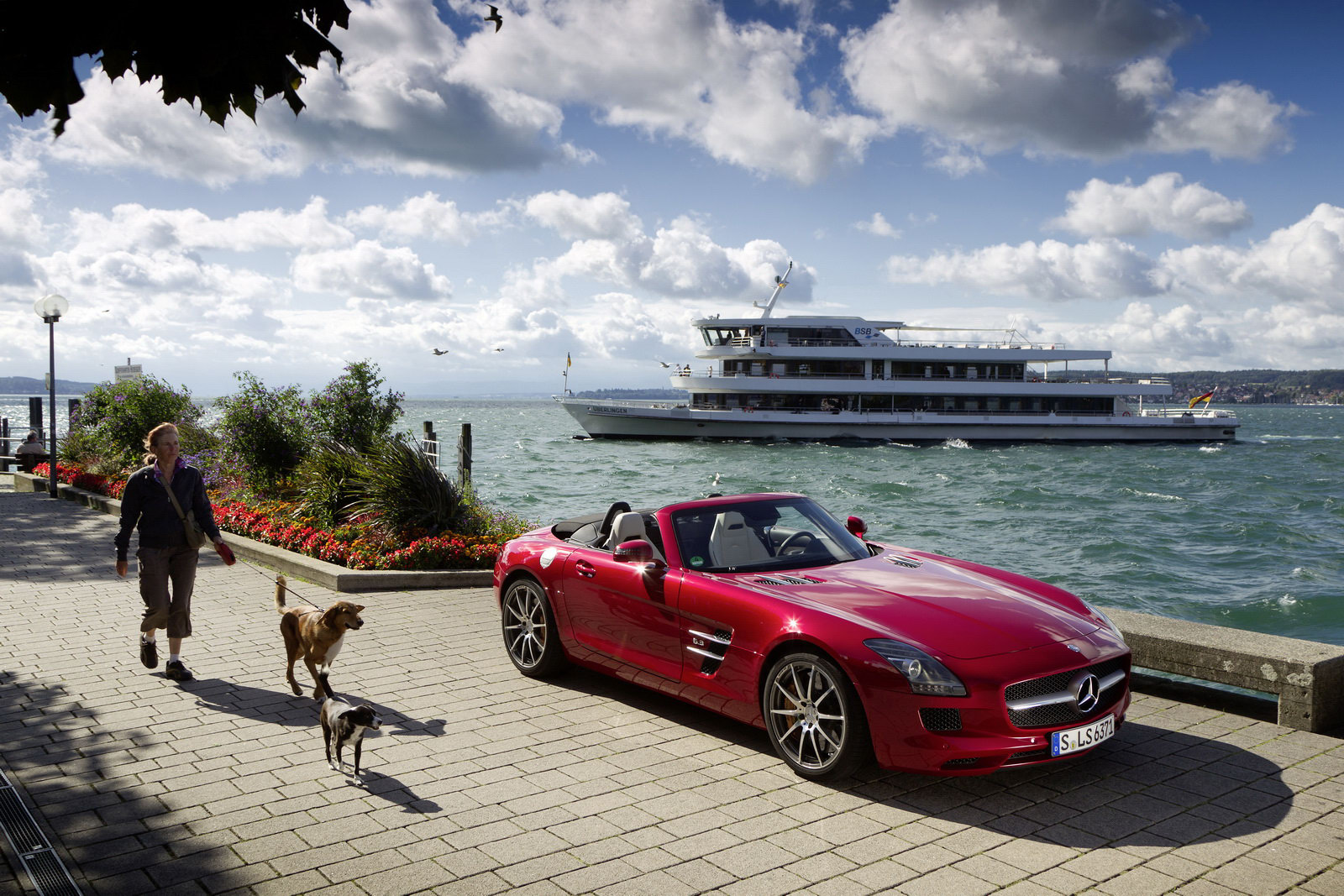 A V T O S V E T N O V I C E: MERCEDES BENZ SLS AMG ROADSTER - LEPE SLIKE