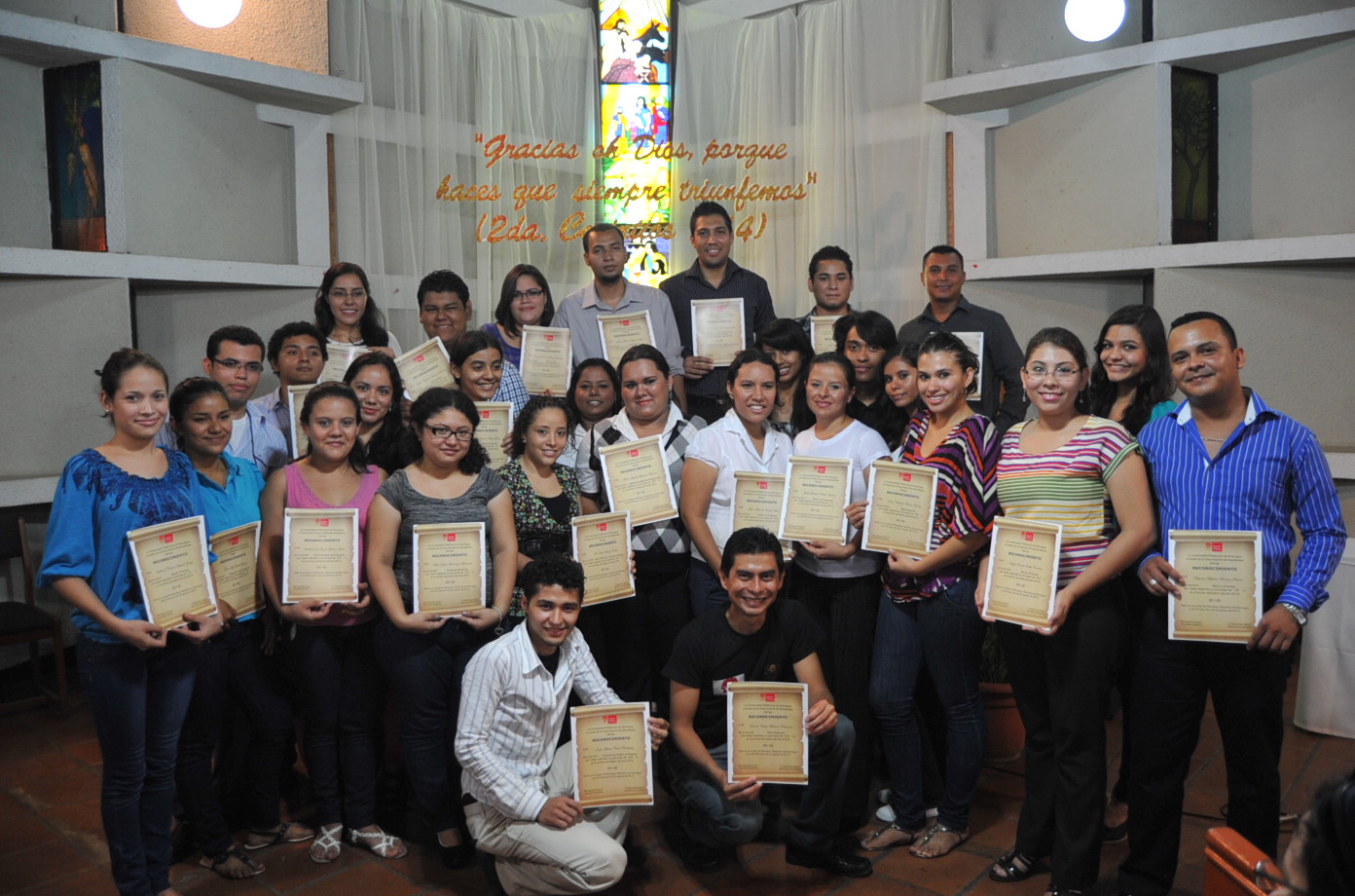 Blog de la UPOLI: UPOLI reconoce excelencia académica de 38 universitarios