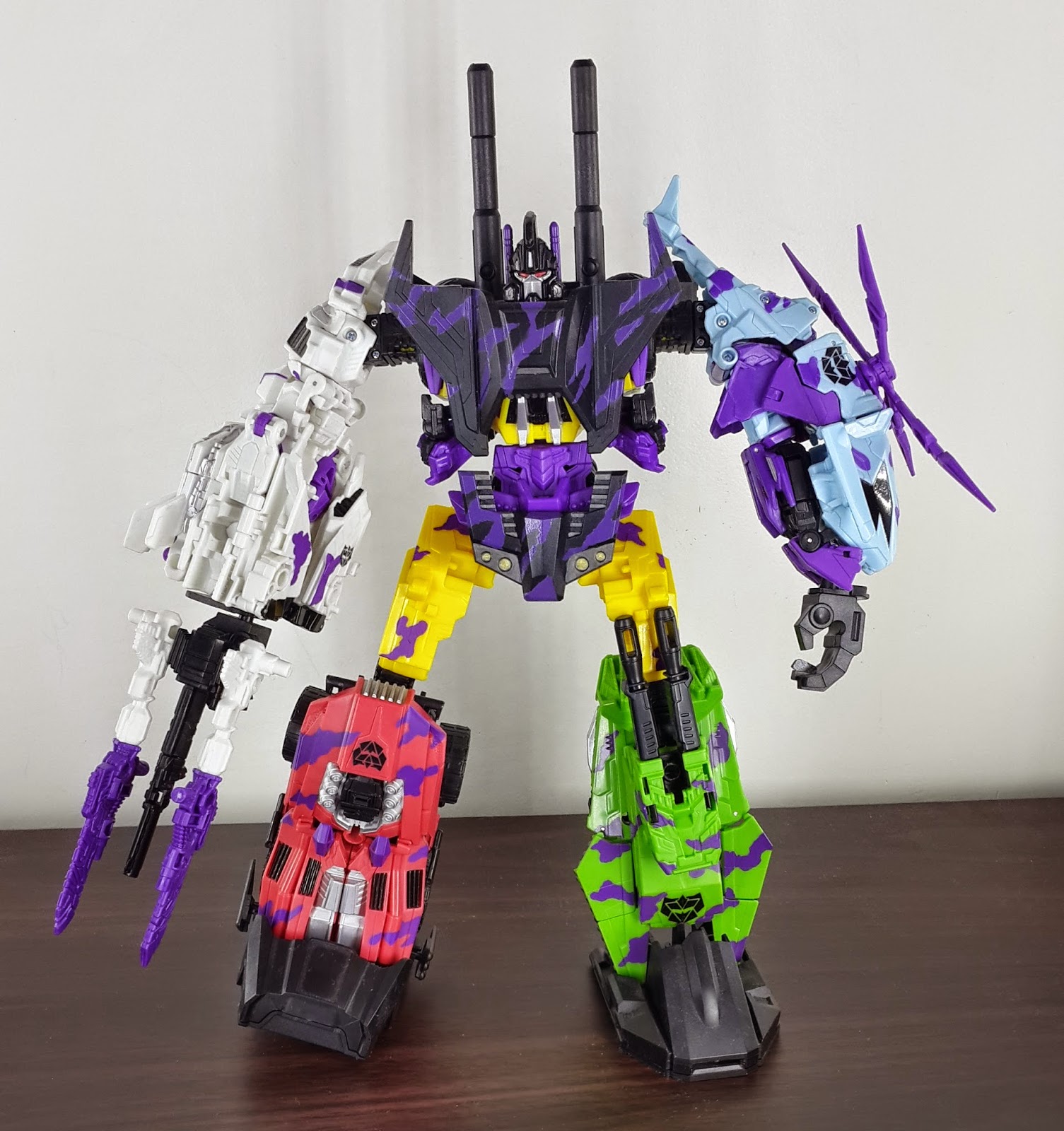 Transformers Fall Of Cybertron Bruticus G2
