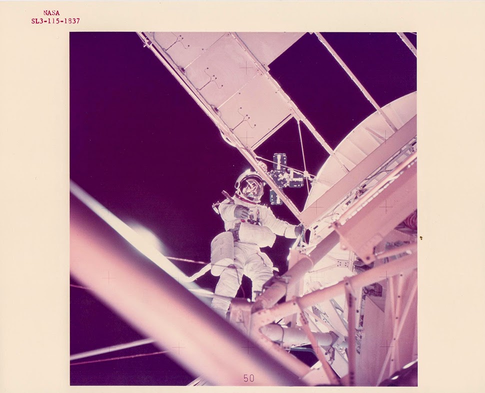 Wonderful Vintage NASA Photographs of Space from the 1960s-1980s ...