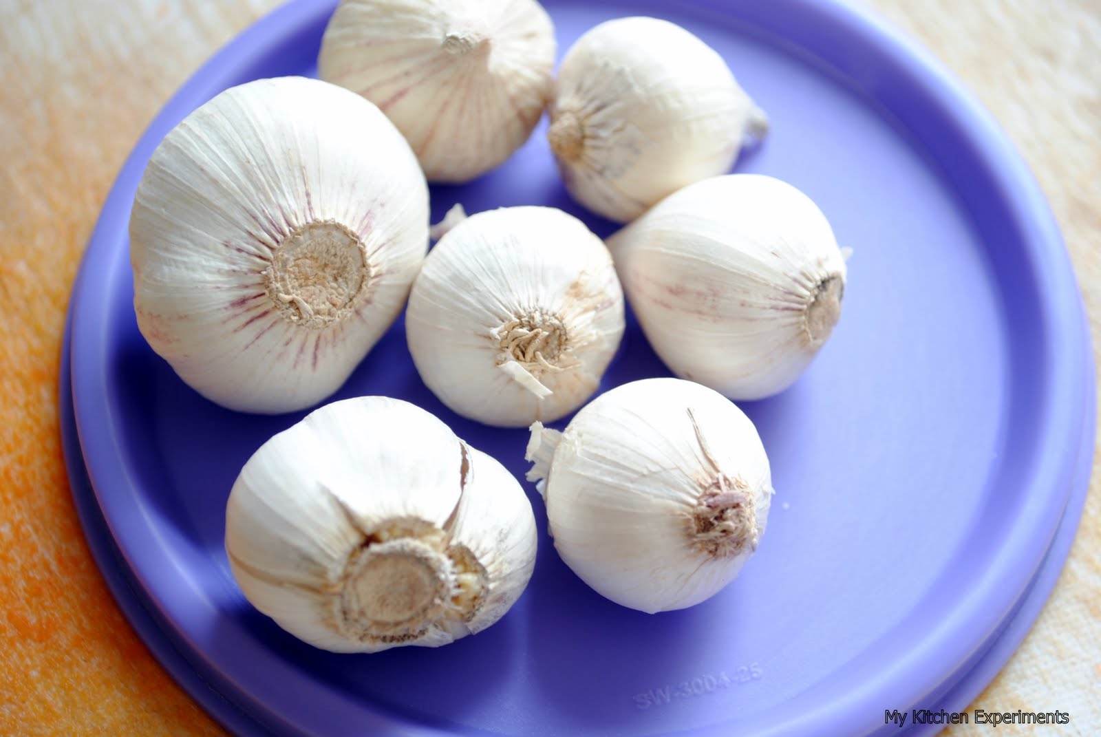 Poondu Kulambu / Garlic Gravy ~ Indian Curry Trail