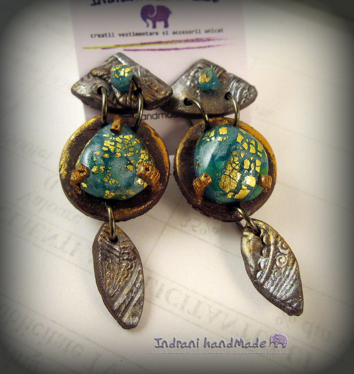 Indrani Handmade: Cercei handmade cu foita de aur