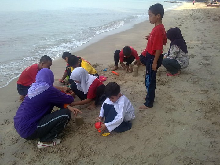 TERAPI UNTUK MURID PENDIDIKAN KHAS: TERAPI PASIR