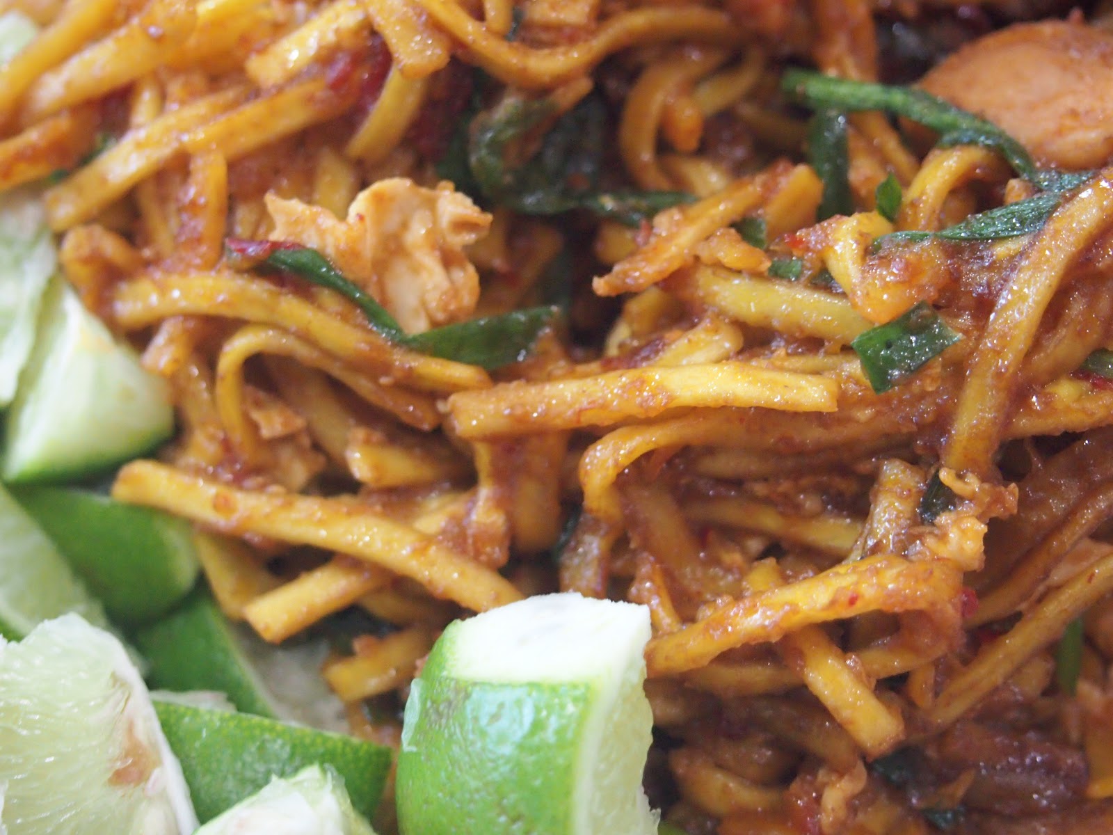 puteri manja: Mee sanggul goreng & sup ketam