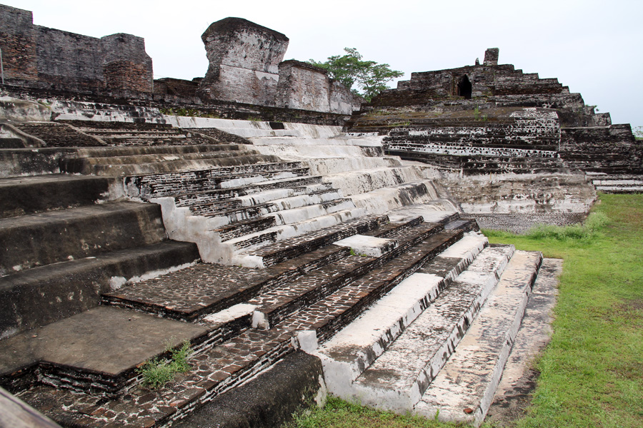 Art by Linda Queally: Spotting Monkeys in The Mayan Jungle Ruins of ...