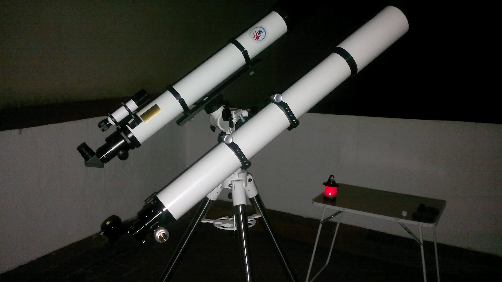 ASTRO URBANO: Dos refractores acromáticos de 100 de la vieja escuela