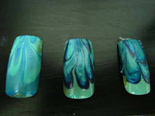 Outfits for your petite nails: Peacock watermark experiment