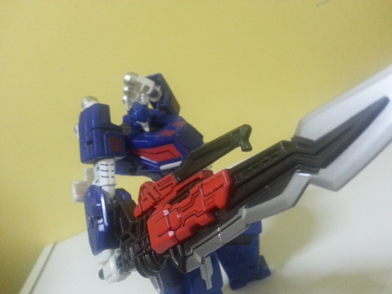 Lightning Quantum's Base: Review : Transformers Generations Ultra ...