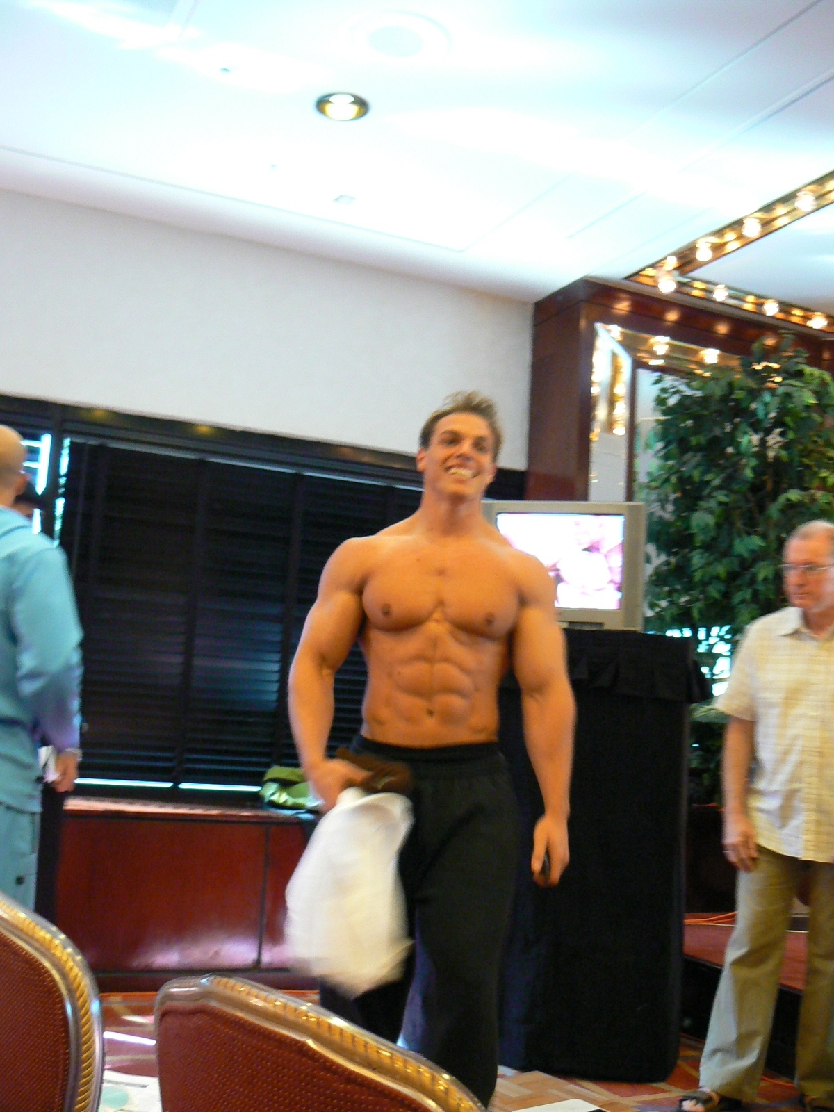 the beauty of male muscle: Brad