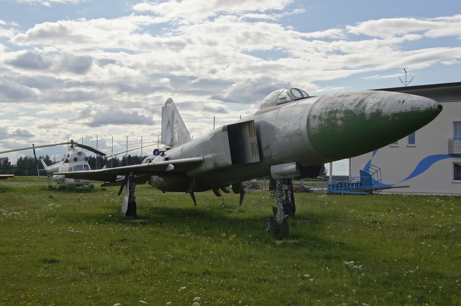 Mongol Rally 2012: Cracks, Jets and Monuments