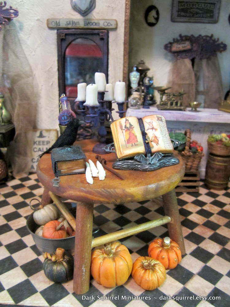 Dark Squirrel's Miniature Asylum ~: 3 Moons ~ Welcome to the shop