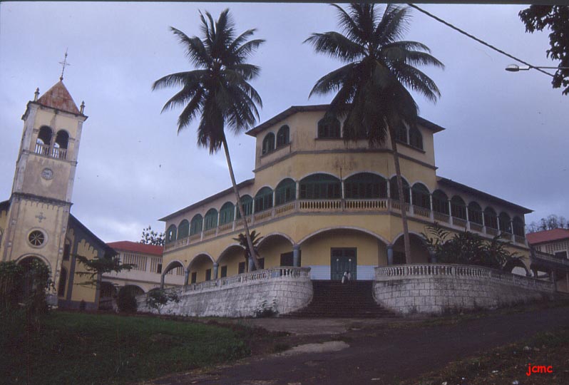 NUESTRA GUÍA, TU VIAJE Y ACCIÓN.: Malabo, el paraíso inexplorado