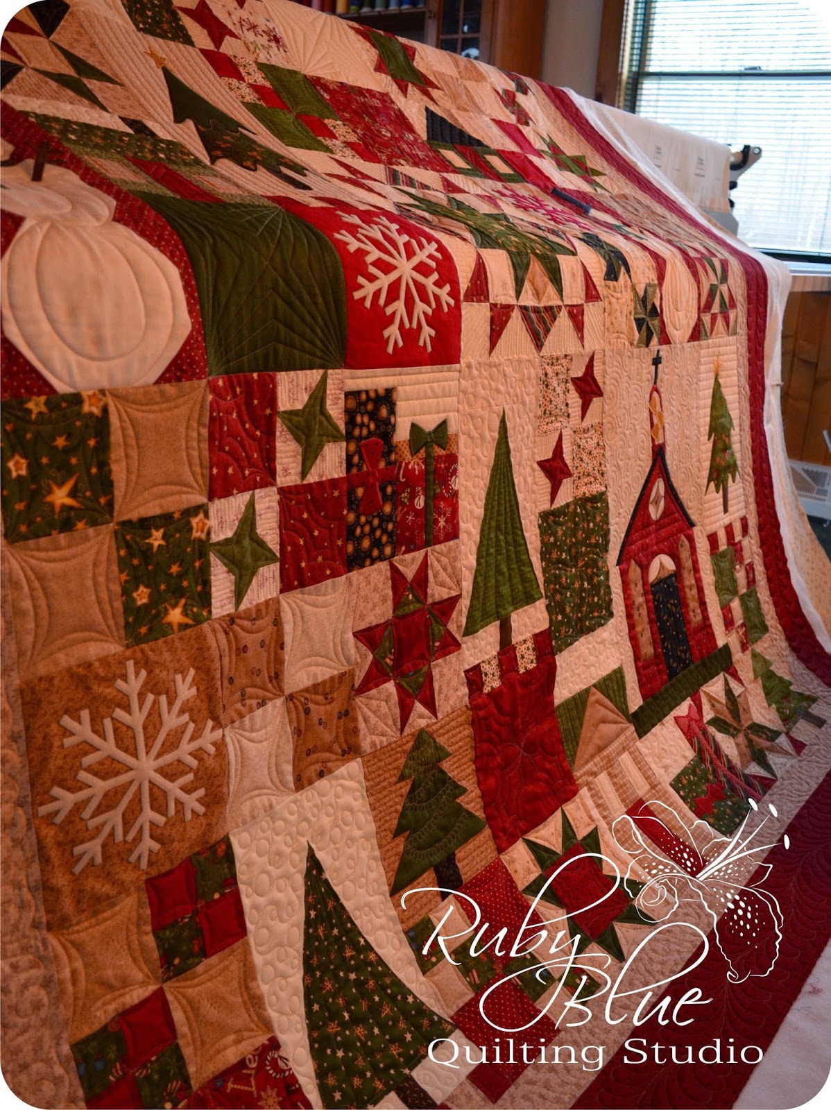 Ruby Blue Quilting Studio: Machine Quilting: Christmas Sampler