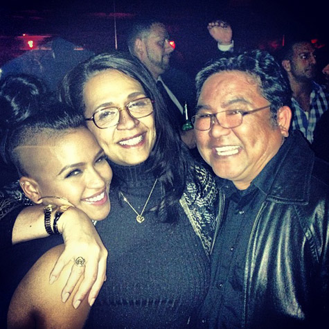 HAPPY MOTHER’S DAY: 40 STARS AND THEIR MOMS ~ M21 9JA