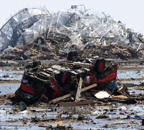 Earthquake and tsunami photos mirror the devastation of Hiroshima and ...